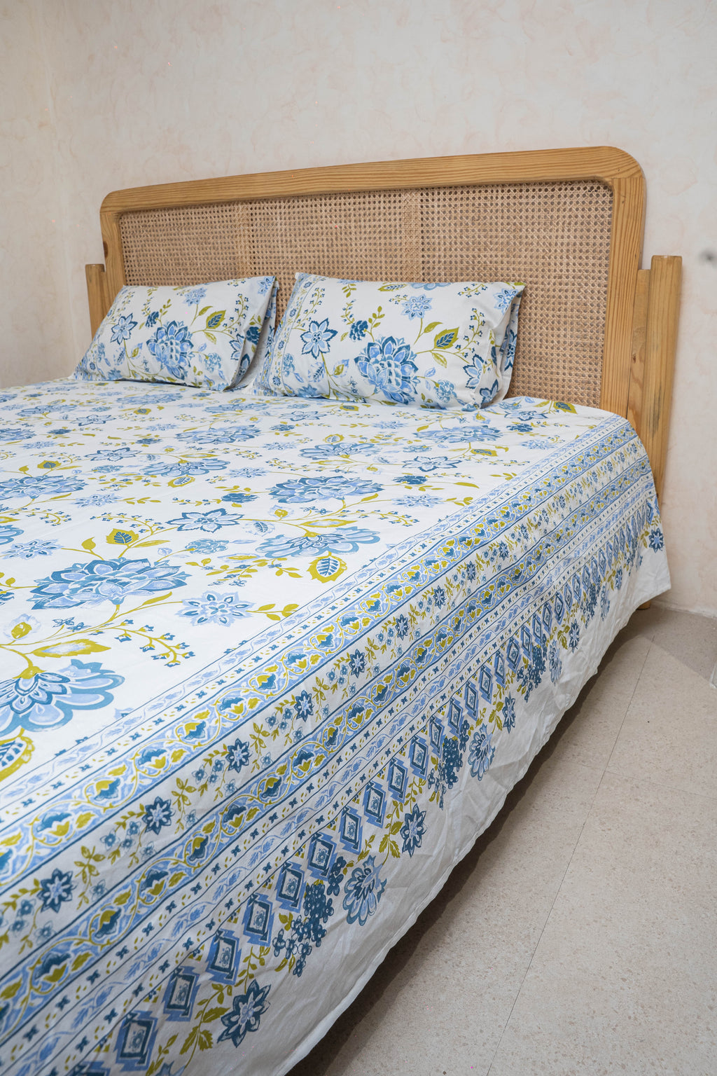 SHALIMAR BEDSHEET WITH TWO REVERSIBLE PILLOW COVERS